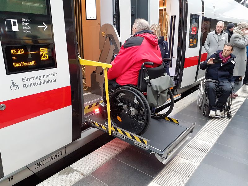 ICE 3 NEO: Neuer Hightech-Zug der DB aus Sicht eines Rollstuhlnutzers ...